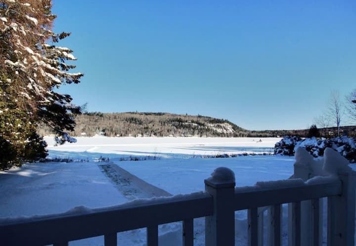 Chalet Bord De Lac/montagne - Charlevoix. - Charlevoix Regional County Municipality