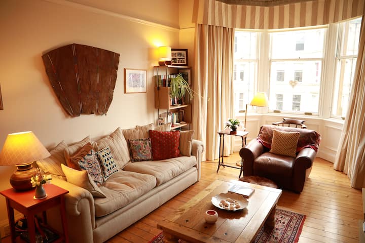 Spacious, Airy Two Bedroom Flat In Morningside - Édimbourg