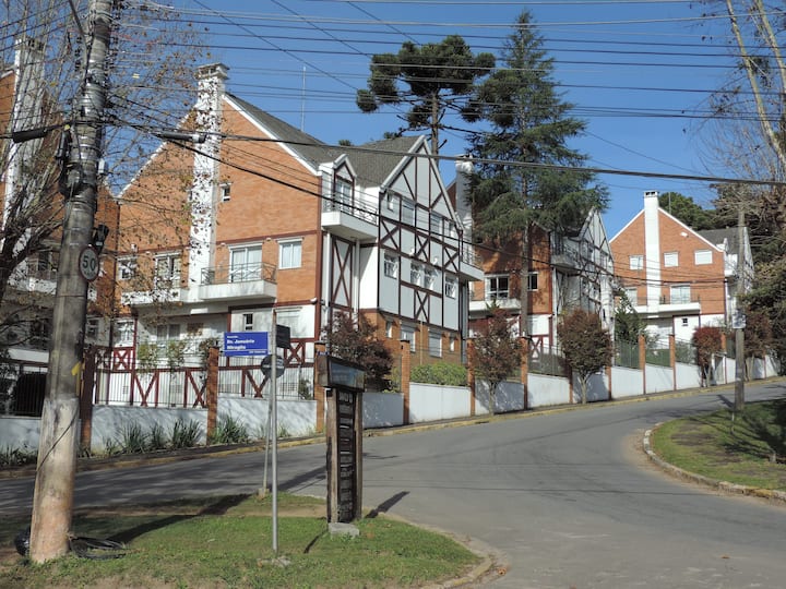 Village De La Colline - Belíssimo Duplex - - Campos do Jordão