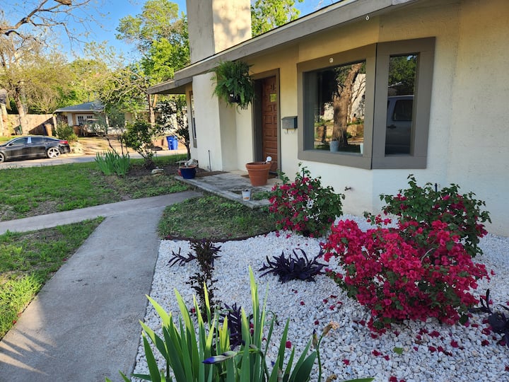 Hacienda Delwood - Austin, TX