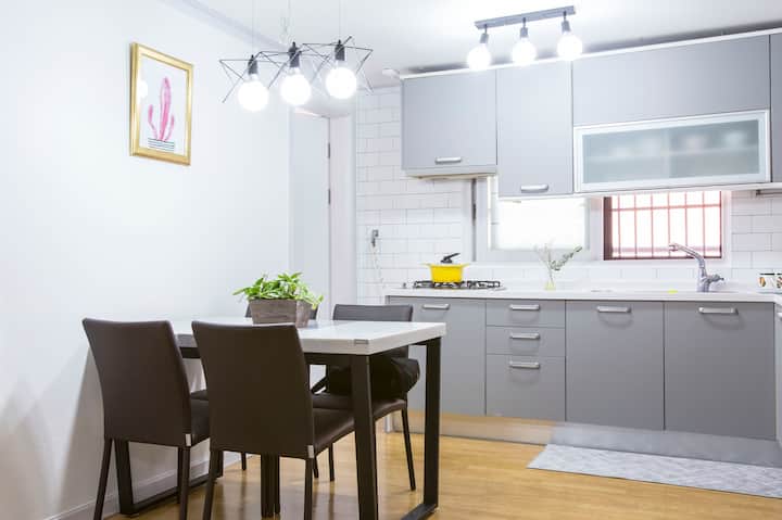 Elly's Guesthouse Private Room : 202 ★ - South Korea