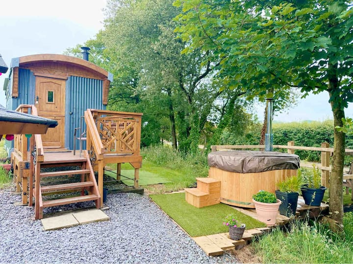 Pentre Pandy Shepherd's Hut & Bbq Hut- Y Codwm - 뱅거