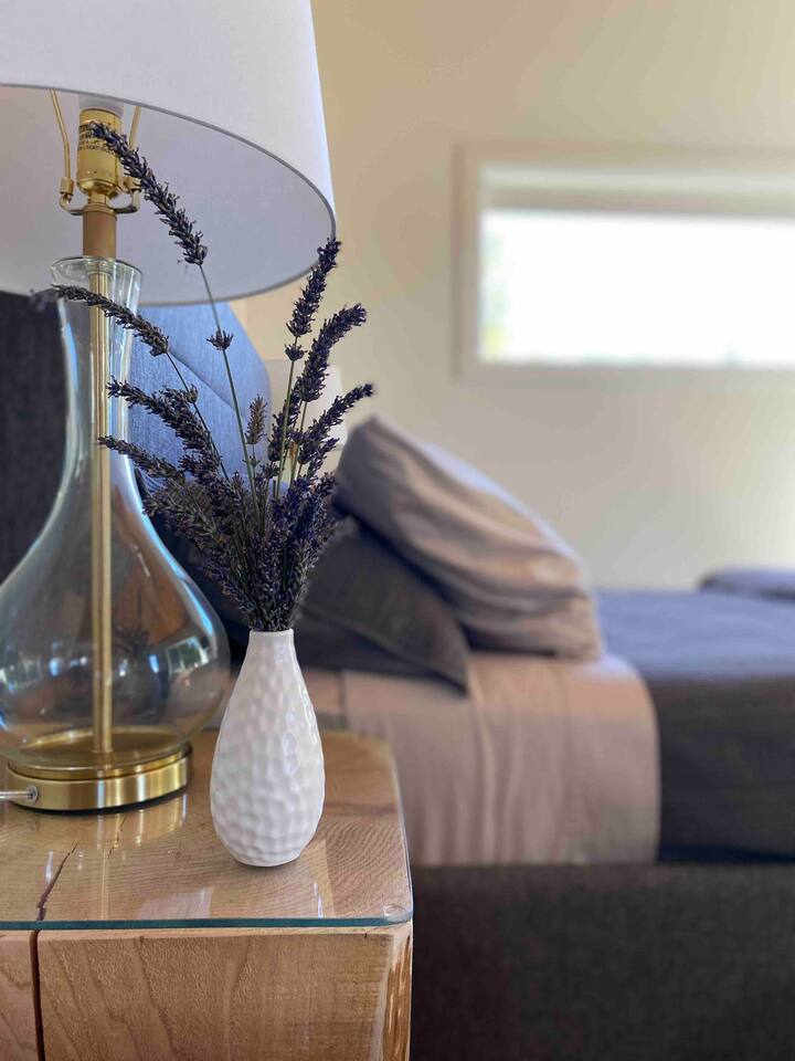 Cozy, New Studio Overlooking The Cedars Gibsons Bc - Gibsons