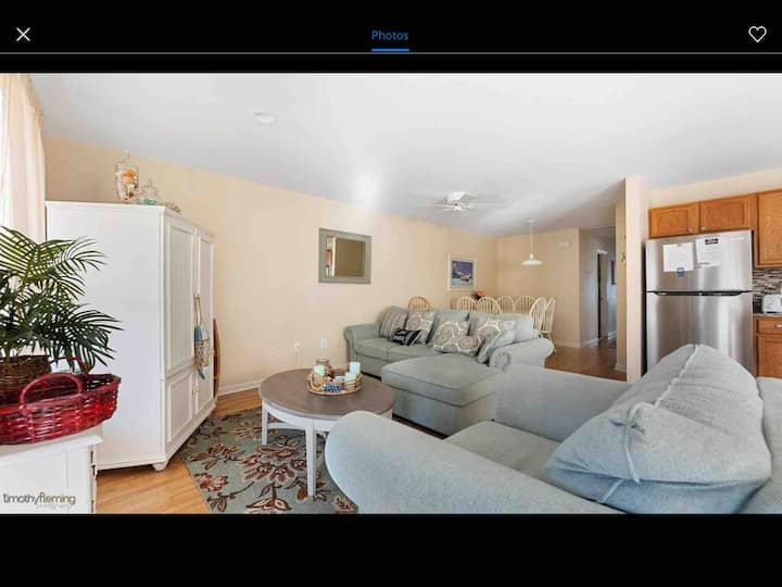 Large 3bd Condo-1.5 Blks From Beach, 3 Car Parking - Wildwood, NJ