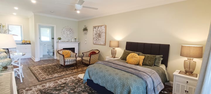 Regal Room - Lakeside @ Glen Elborne Estate - Dandenong Ranges