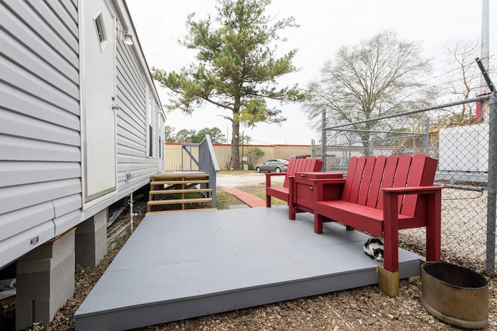 Pickle's - Barker Lake, Cypress