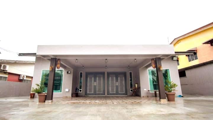 【左邻】（Left）dual-key Bungalow With Bbq Courtyard - Kluang