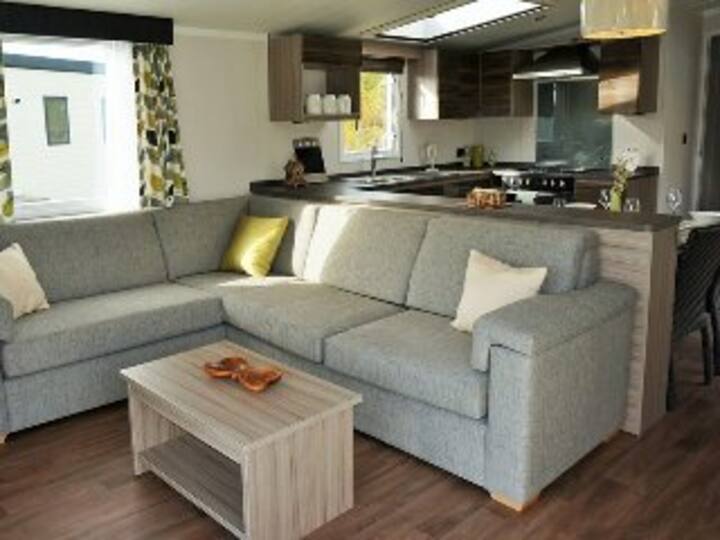 Kingfisher Lodge, 30 Yealands - Carnforth