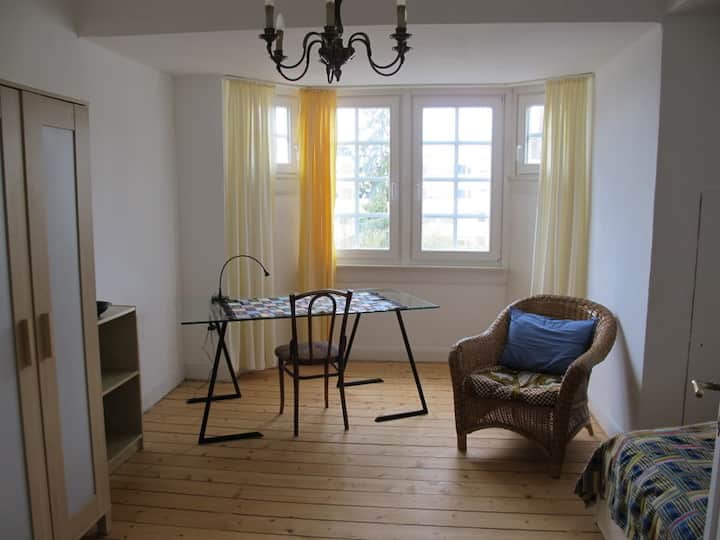 Helle, Luftige Dachetage In Wilhelmshöhe (2 Zkb) - Baunatal