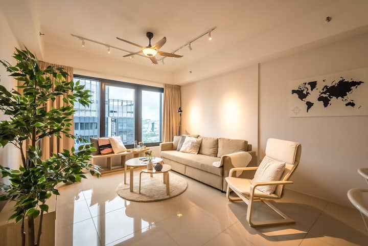 Shiny 2br Suite @ Macalister - George Town