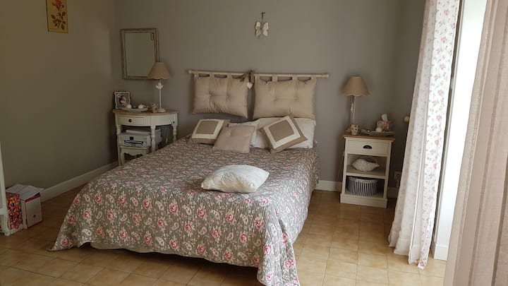 Chambre Privee,1lit,2,personnes,salle De Bain - Colleville-sur-Mer