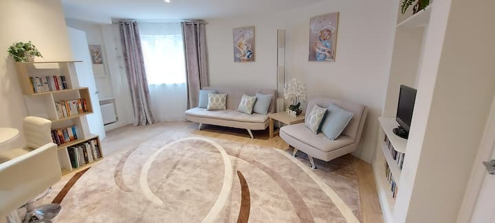 One Bedroom Spacious Flat/balcony Fulham/chelsea - Fulham