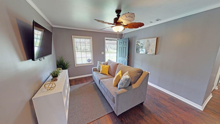 Private Bedroom For Male College Student Or Nurse - Albany, GA