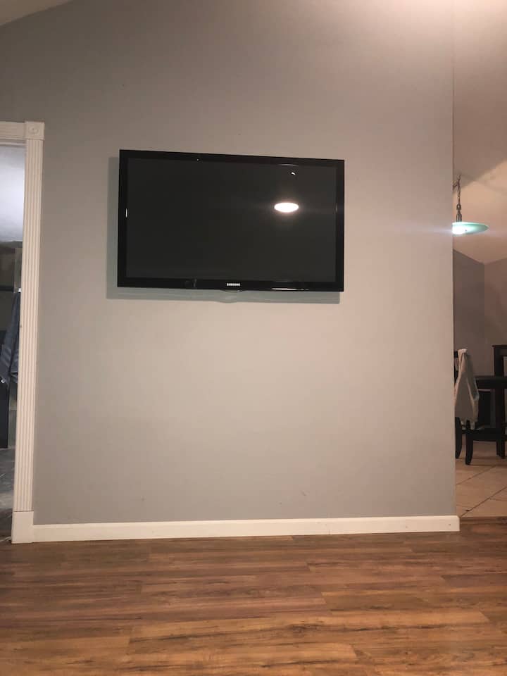 Private One Bedroom Home Centrally Located. - Roswell, NM