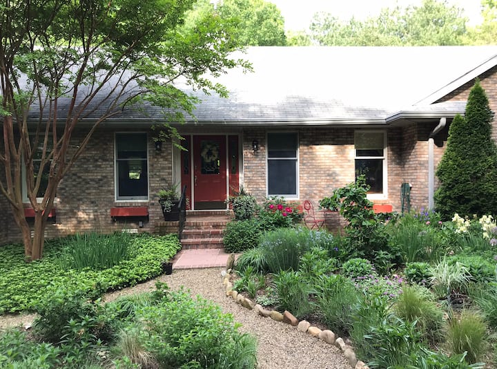 Private Retreat In The Blue Ridge Mountains - Hendersonville, NC