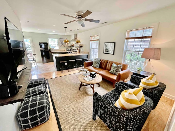 Posh Dt Apartment With Hot Tub, Walk Everywhere - Rehoboth Beach, DE