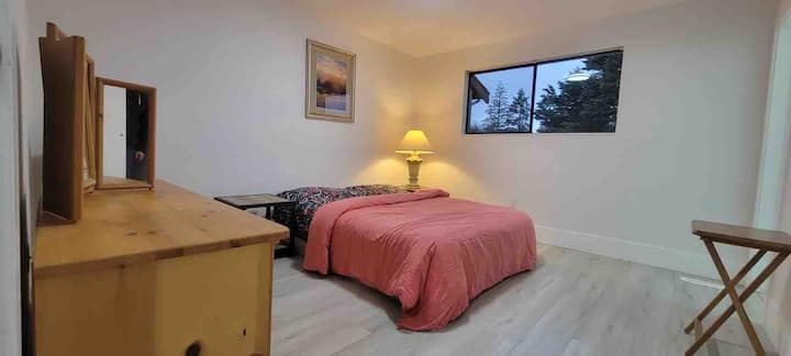 Cheerful Private Room And Bath In Coquitlam - 코퀴틀럼