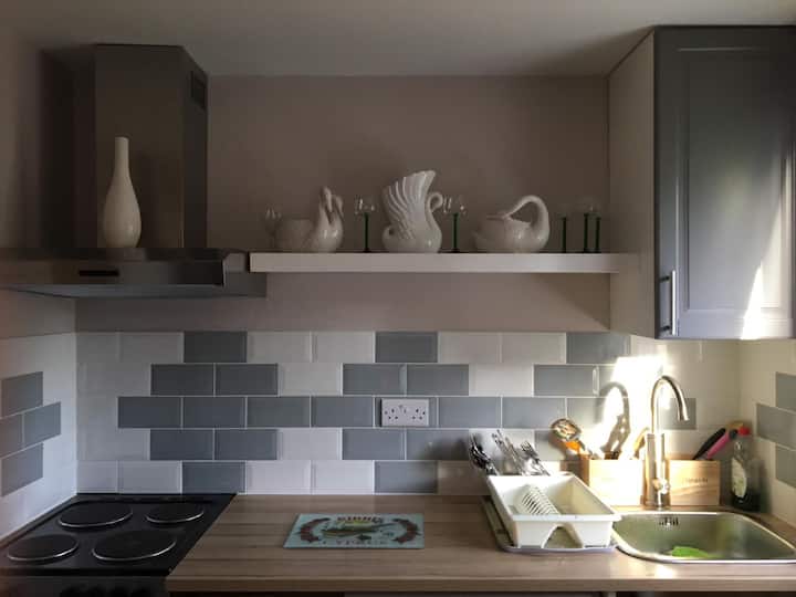 Free Parking, 5 Minutes Walk From Romford Station - Romford