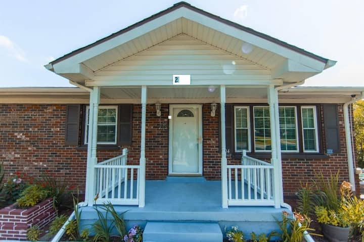 ~5br 2.5ba Home South Lexington / Nicholasville Rd - Lexington, KY