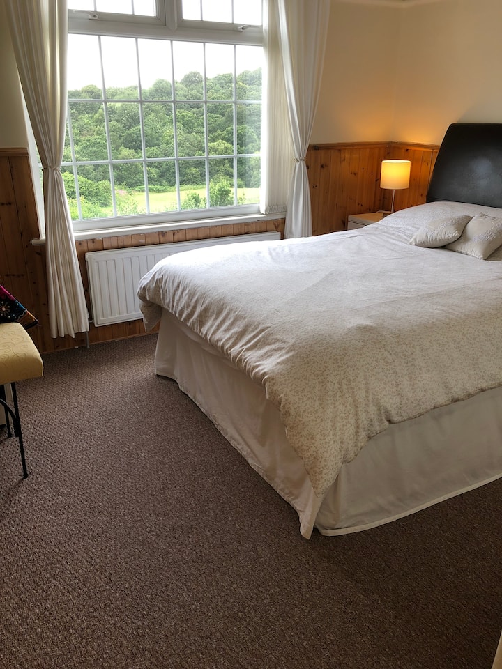 Bedrooms With A Private Bathroom And A Nice View - ニューカッスル・アポン・タイン