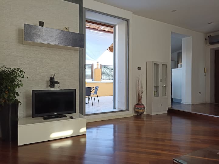 60sqm Penthouse + 45sqm Terrace Finely Furnished - Civitavecchia
