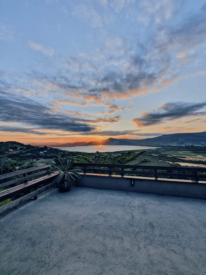 Excelente Casa Com Piscina E Vista Para Lagoa - Garopaba