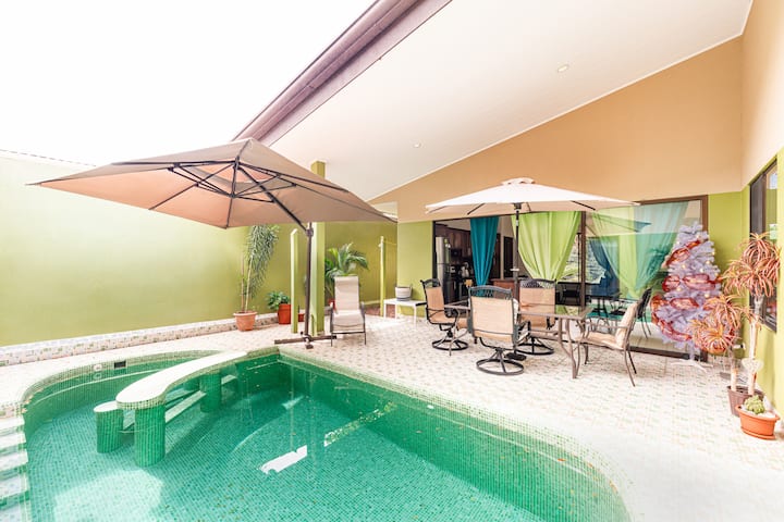 La Reyna Del Cafe' - La Garita