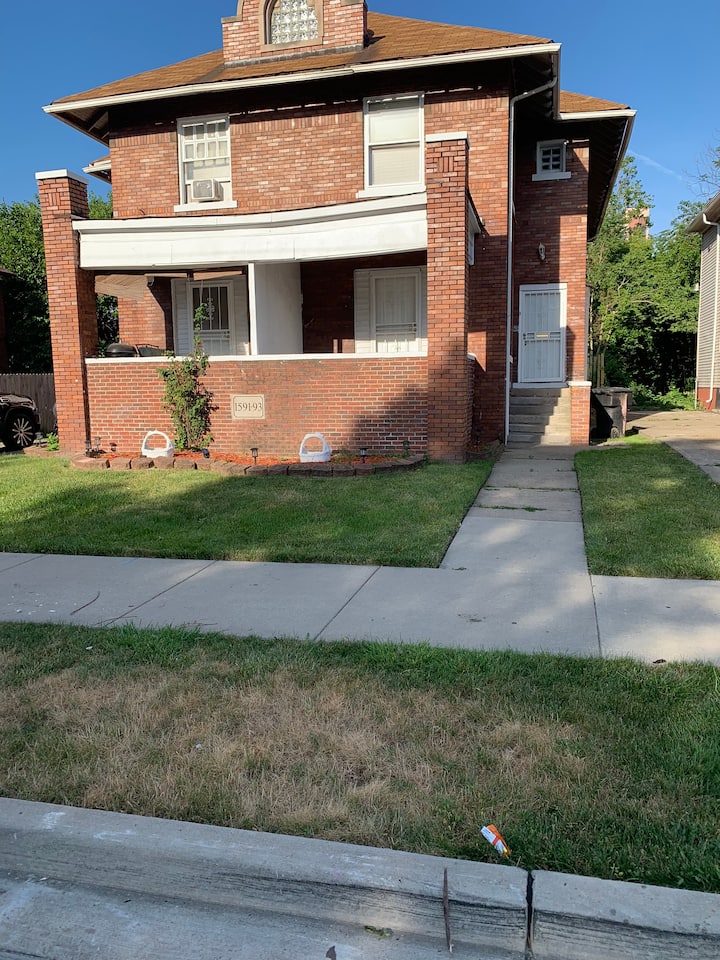 A Piece Of The D - Dearborn, MI