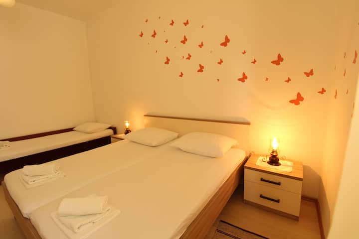 Apartments Stupicic, App For 3 Persons - Pag