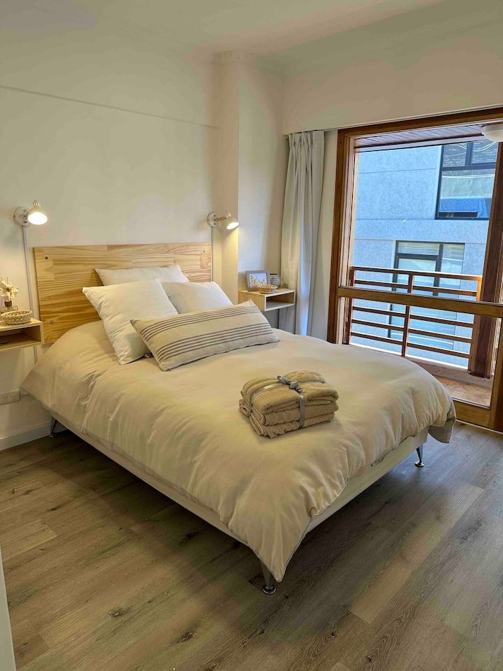 Depto. 3 Ambientes - Lujo Junto Al Mar - Cochera - Argentina