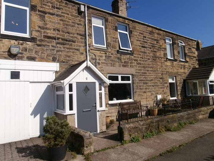 Hope Terrace: Classic Peaceful Stone Cottage - Alnmouth