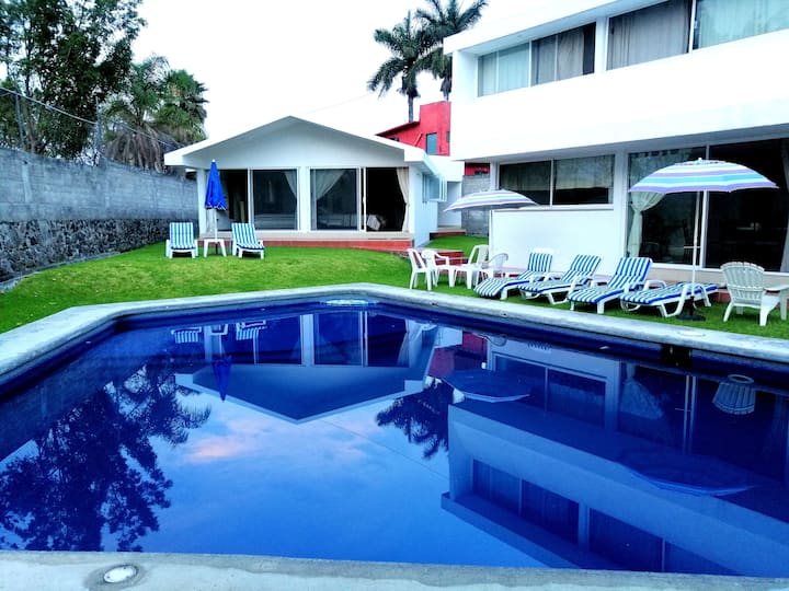 Casa Y Búngalos, Alberca, Caldera Y Amplio Jardín - Cuernavaca