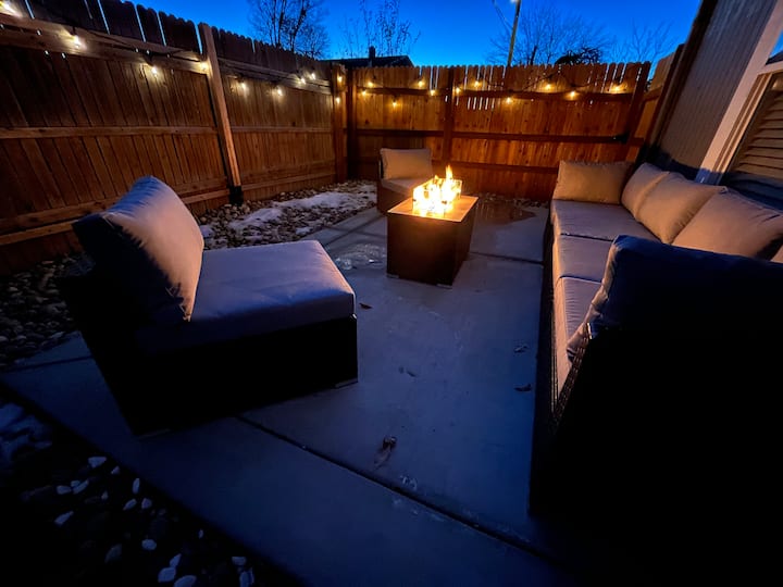 Mid Term Denver: Cheerful & Charming Guest House - Denver