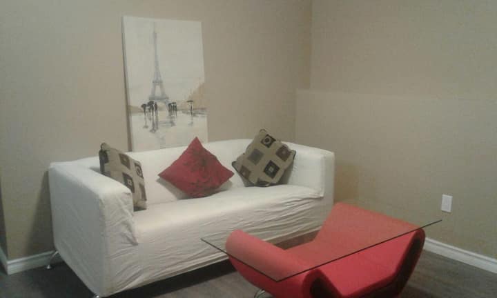 Sunny, Furnished, Quiet House - 