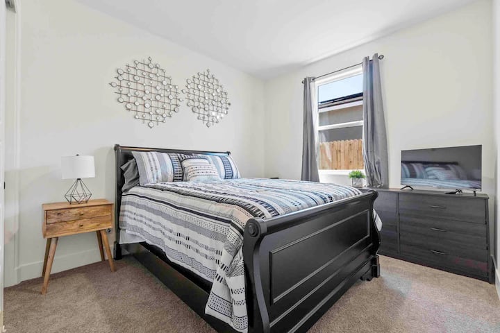 Travel Professional-diamond Room W/personal Bathrm - Bakersfield, CA