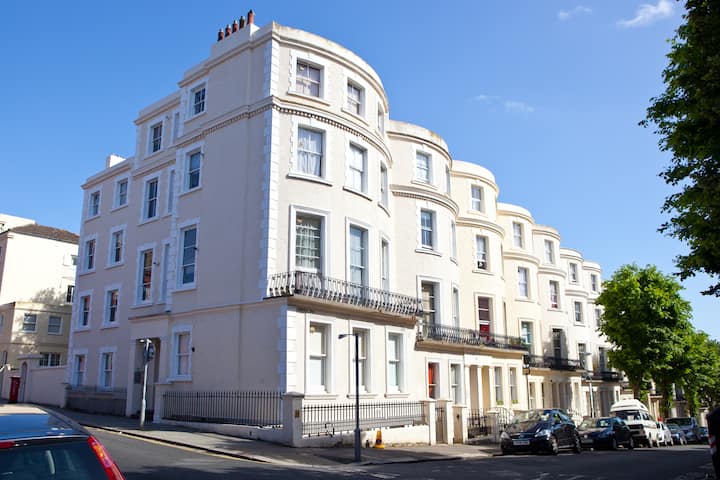 Regents Style 1 Bedroom Apartment - Brighton