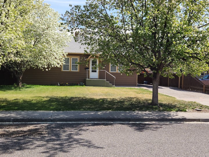 Downtown 2-bedroom Home With Off-street Parking - Grand Junction, CO