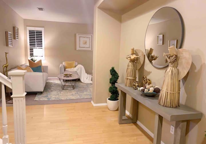 Pool/spa Home 6 Bedroom 4 Bath Close To Wineries - Temecula, CA