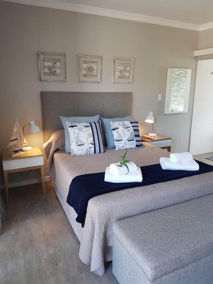 Aloe @ The Sea Full House - Mossel Bay