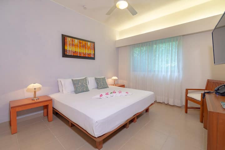 King-size Room. Centrally Located. 5thav. & Beach. - Playa del Carmen