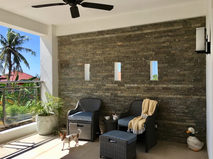 Spacious 4 Bedroom Apartment W/ Karaoke - Cebu City