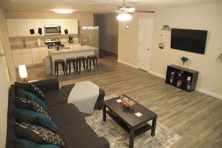 L U X U R Y! New Build Atlanta Home Near Airport - Union City, GA