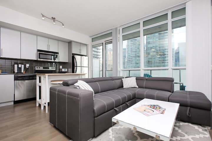 Luxury Downtown Toronto Suite - Fast Wifi/balcony - Toronto