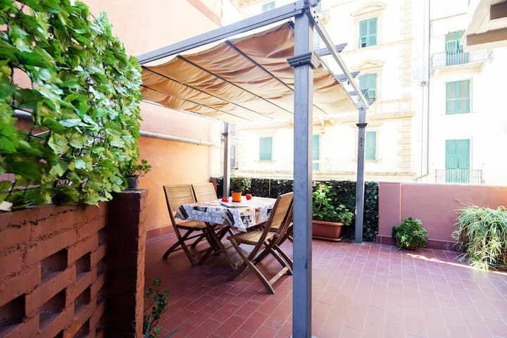 "La Perla Del Golfo" In The Right Center! (5terre) - La Spezia