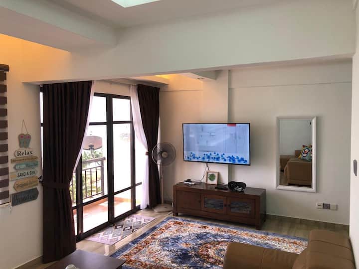 Sunset Seaside Escape - 波德申