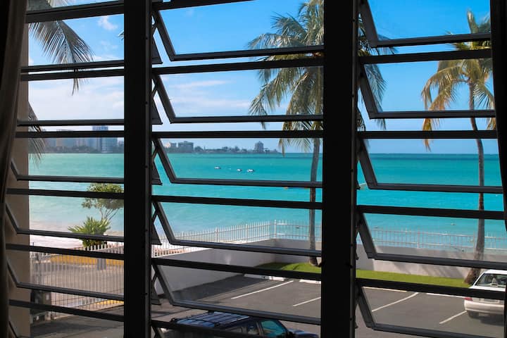 Beachfront Studio Apartment 44 Steps To Beach! - Carolina