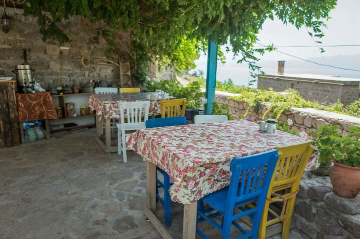 Assos Berhamkale Akropol Pansiyon - Asso