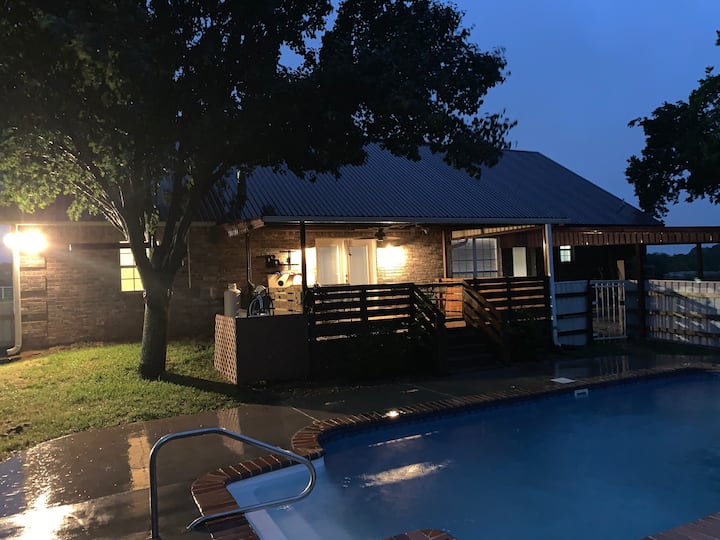 Rodeo Ranch 55 Acres, 3 Bdr, Pool, 1/3 Mile/casino - Oklahoma