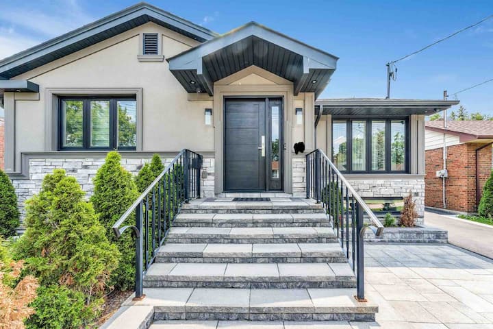 Modern, Cozy Home in Toronto! - Houses for Rent in Toronto, Ontario ...