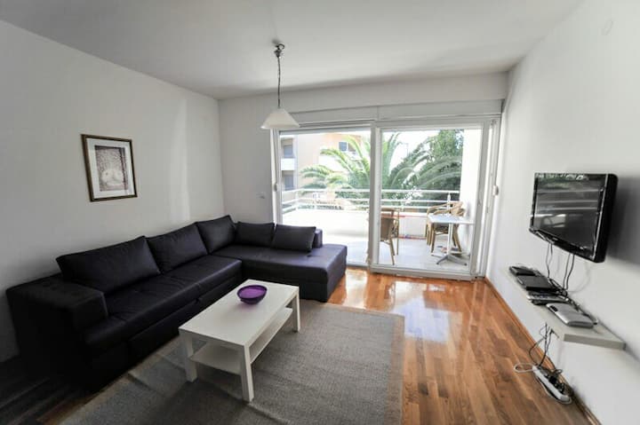 Family Apartment For 5 Persons 200m From The Beach - Budva